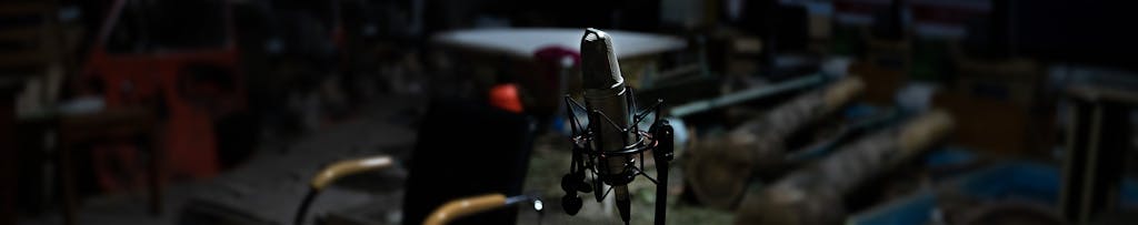 Urban room, evening, ambient | Royalty Free Sound Effects | Artlist