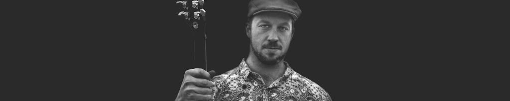 Ain't Looking Back by Richard Farrell Album | Artlist