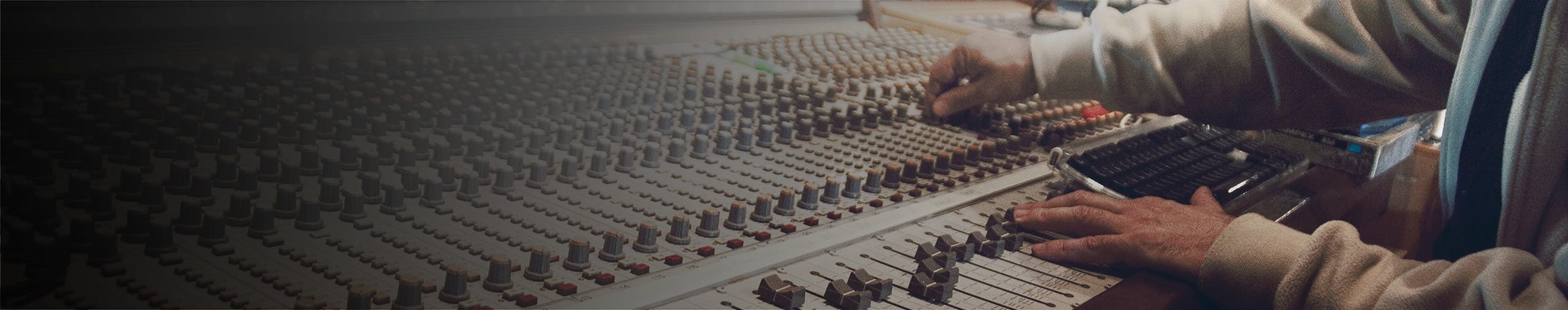 Designed Circuits - Sci Fi Signal, Light Static Interference | Royalty Free Sound Effects | Artlist