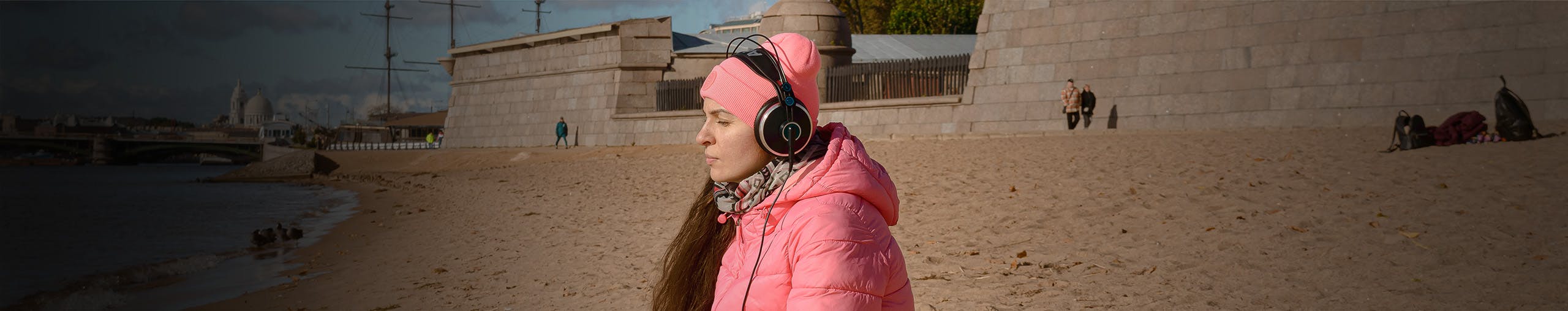 Chain Reaction - Handful of Delicate Metallic Bits | Royalty Free Sound ...